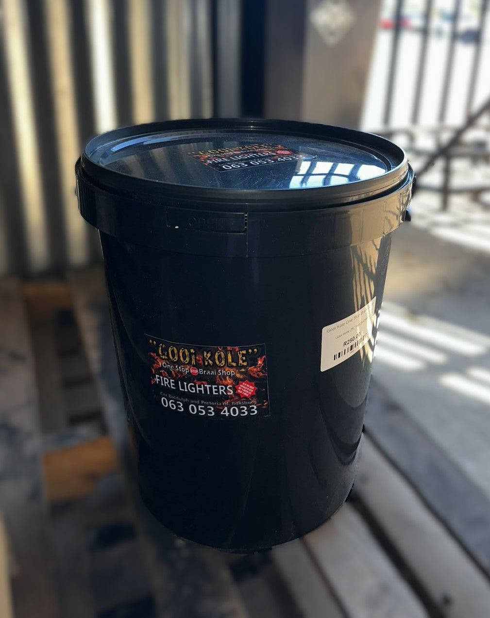 Gooi Kole Fire Lighters Bucket